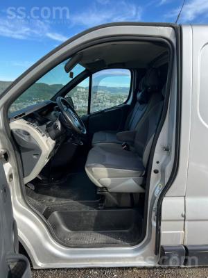 Grey Opel Vivaro 2007 in Riga, with an engine capacity of 2.00 L and mileage of 348 thousand km for 3500 €, photo 6 on AUTOMOTO.COM.LV