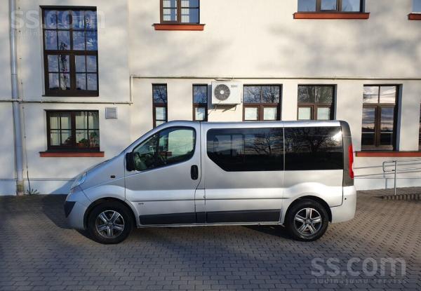 Pelēks Opel Vivaro 2008 Jelgava, ar dzinēja tilpumu 2.50 L un nobraukumu 370 tūkst. km par 6950 €, foto 4 vietnē AUTOMOTO.COM.LV