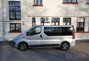 Pelēks Opel Vivaro 2008 Jelgava, ar dzinēja tilpumu 2.50 L un nobraukumu 370 tūkst. km par 3300 €, foto 4 vietnē AUTOMOTO.COM.LV