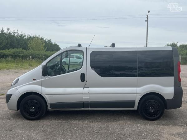 Grey Opel Vivaro 2008 in Kedainiai, with an engine capacity of 2.00 L and mileage of 243 thousand km for 6800 €, photo 5 on AUTOMOTO.COM.LV