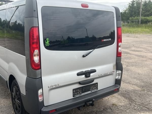 Grey Opel Vivaro 2008 in Kedainiai, with an engine capacity of 2.00 L and mileage of 243 thousand km for 6800 €, photo 10 on AUTOMOTO.COM.LV