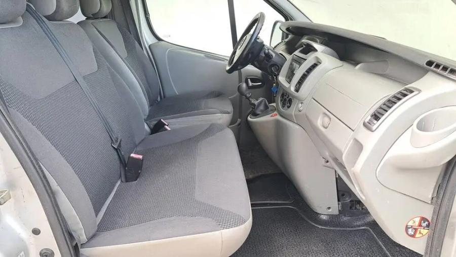 Pelēks Opel Vivaro 2008 Ogre, ar dzinēja tilpumu 2.00 L un nobraukumu 296 tūkst. km par 7150 €, foto 7 vietnē AUTOMOTO.COM.LV
