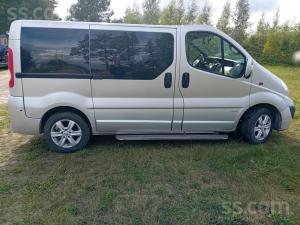 Pelēks Opel Vivaro 2008 Rīga, ar dzinēja tilpumu 2.50 L un nobraukumu 350 tūkst. km par 6100 €, foto  vietnē AUTOMOTO.COM.LV