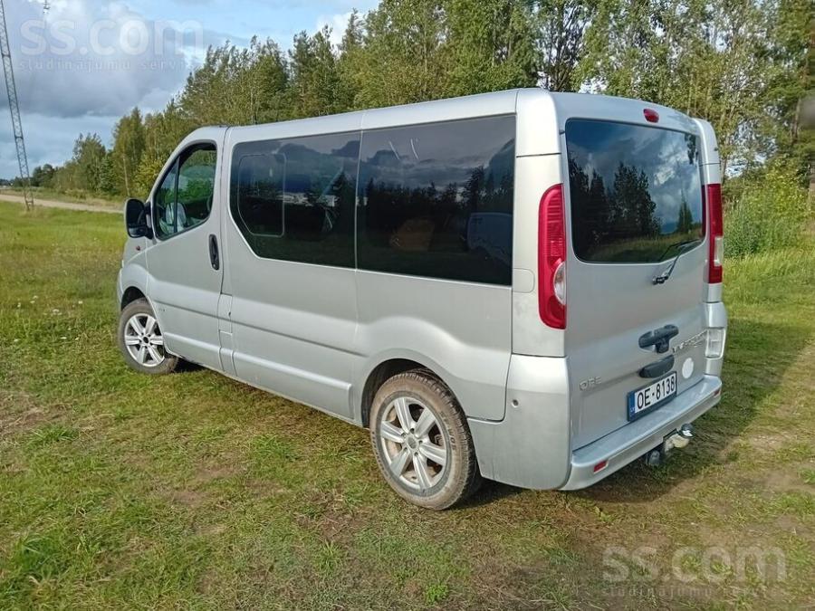 Pelēks Opel Vivaro 2008 Rīga, ar dzinēja tilpumu 2.50 L un nobraukumu 350 tūkst. km par 6100 €, foto 4 vietnē AUTOMOTO.COM.LV