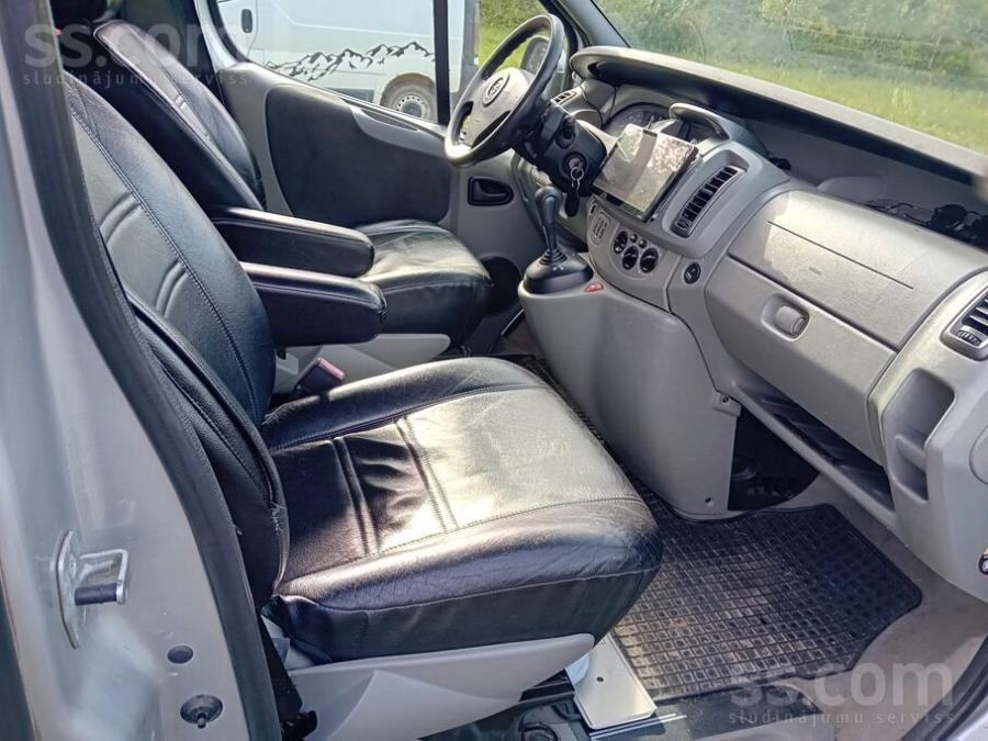 Pelēks Opel Vivaro 2008 Rīga, ar dzinēja tilpumu 2.50 L un nobraukumu 350 tūkst. km par 6100 €, foto 5 vietnē AUTOMOTO.COM.LV