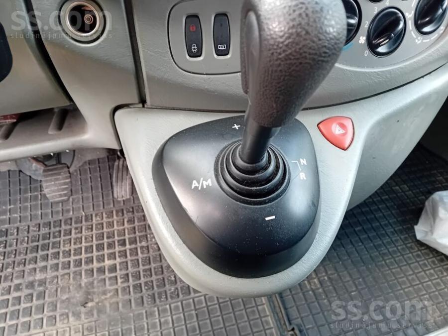 Pelēks Opel Vivaro 2008 Rīga, ar dzinēja tilpumu 2.50 L un nobraukumu 350 tūkst. km par 6100 €, foto 7 vietnē AUTOMOTO.COM.LV