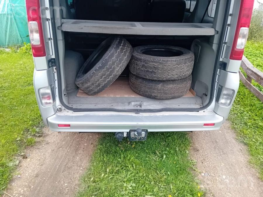 Pelēks Opel Vivaro 2008 Rīga, ar dzinēja tilpumu 2.50 L un nobraukumu 350 tūkst. km par 6100 €, foto 12 vietnē AUTOMOTO.COM.LV