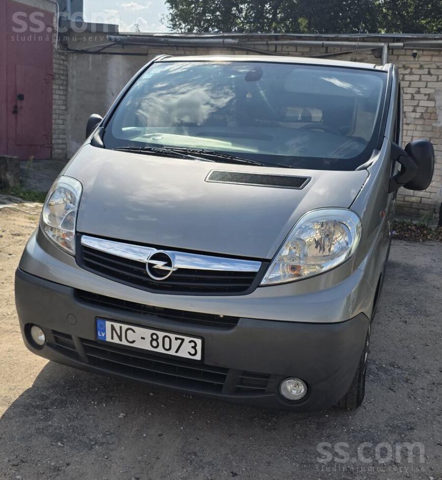 Pelēks Opel Vivaro 2008 Daugavpils, ar dzinēja tilpumu 2.00 L un nobraukumu 319 tūkst. km par 6750 €, foto 3 vietnē AUTOMOTO.COM.LV