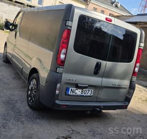 Pelēks Opel Vivaro 2008 Daugavpils, ar dzinēja tilpumu 2.00 L un nobraukumu 319 tūkst. km par 6750 €, foto 4 vietnē AUTOMOTO.COM.LV