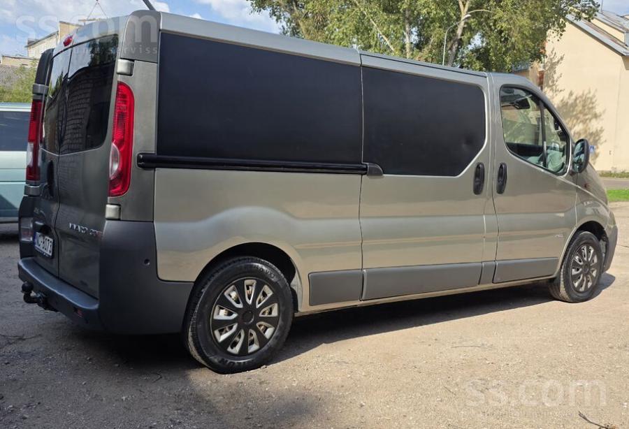 Pelēks Opel Vivaro 2008 Daugavpils, ar dzinēja tilpumu 2.00 L un nobraukumu 319 tūkst. km par 6750 €, foto 6 vietnē AUTOMOTO.COM.LV