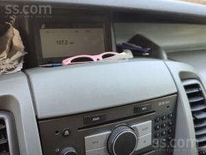 Pelēks Opel Vivaro 2008 Daugavpils, ar dzinēja tilpumu 2.00 L un nobraukumu 319 tūkst. km par 6750 €, foto 8 vietnē AUTOMOTO.COM.LV