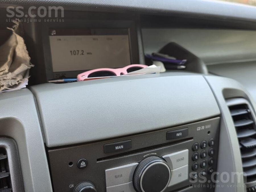 Pelēks Opel Vivaro 2008 Daugavpils, ar dzinēja tilpumu 2.00 L un nobraukumu 319 tūkst. km par 6750 €, foto 8 vietnē AUTOMOTO.COM.LV