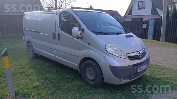 Pelēks Opel Vivaro 2008 Rīga, ar dzinēja tilpumu 2.50 L un nobraukumu 245 tūkst. km par 3150 €, foto 4 vietnē AUTOMOTO.COM.LV