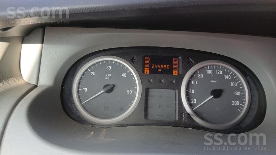 Grey Opel Vivaro 2008 in Riga, with an engine capacity of 2.50 L and mileage of 245 thousand km for 3150 €, photo 6 on AUTOMOTO.COM.LV