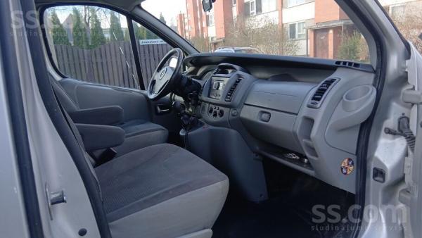 Pelēks Opel Vivaro 2008 Rīga, ar dzinēja tilpumu 2.50 L un nobraukumu 245 tūkst. km par 3150 €, foto 9 vietnē AUTOMOTO.COM.LV