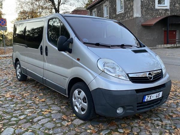 Grey Opel Vivaro 2008 in Madona, with an engine capacity of 2.00 L and mileage of 266 thousand km for 7650 €, photo 3 on AUTOMOTO.COM.LV