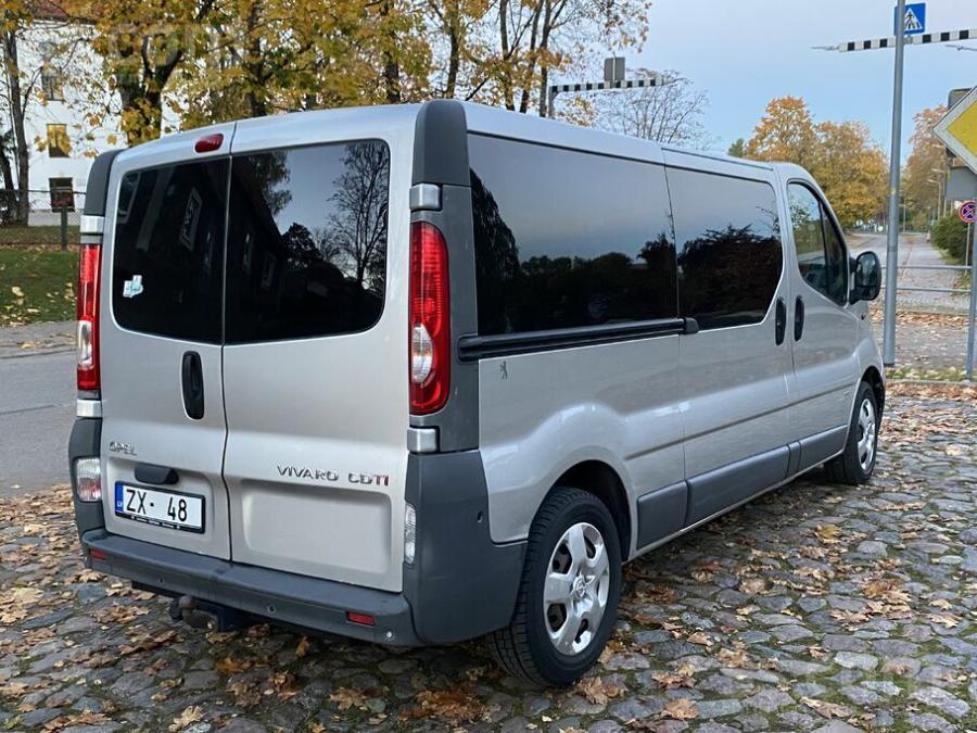 Grey Opel Vivaro 2008 in Madona, with an engine capacity of 2.00 L and mileage of 266 thousand km for 7650 €, photo 4 on AUTOMOTO.COM.LV