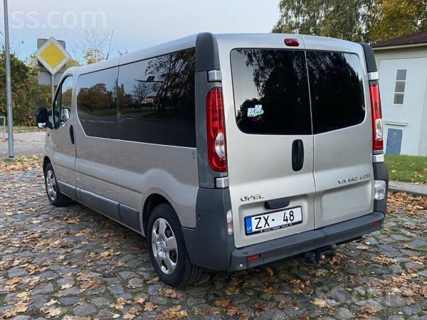 Grey Opel Vivaro 2008 in Madona, with an engine capacity of 2.00 L and mileage of 266 thousand km for 7650 €, photo 5 on AUTOMOTO.COM.LV