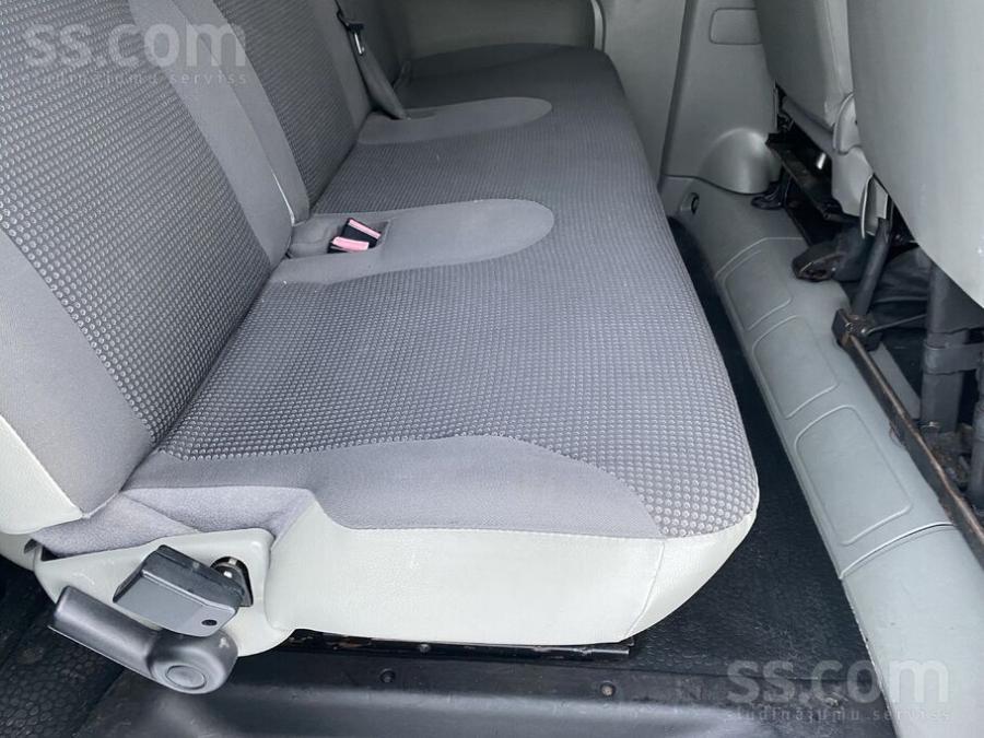 Grey Opel Vivaro 2008 in Madona, with an engine capacity of 2.00 L and mileage of 266 thousand km for 7650 €, photo 8 on AUTOMOTO.COM.LV