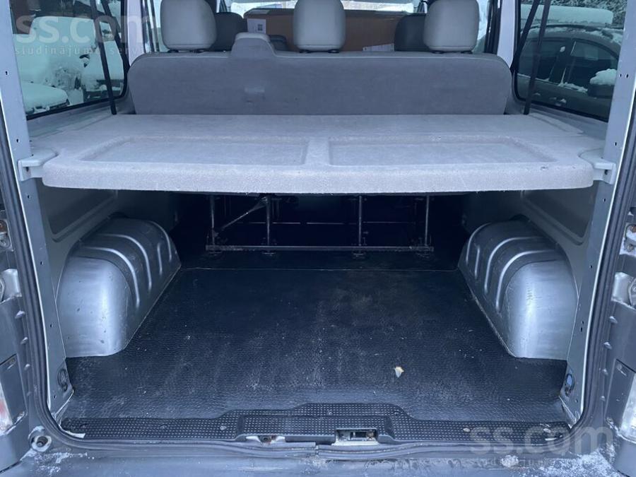 Grey Opel Vivaro 2008 in Madona, with an engine capacity of 2.00 L and mileage of 266 thousand km for 7650 €, photo 9 on AUTOMOTO.COM.LV