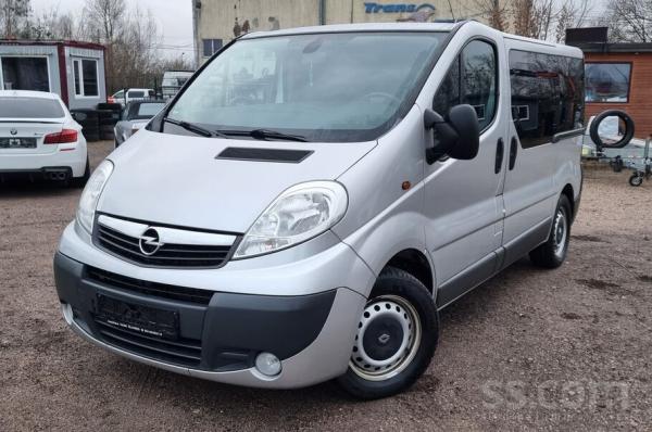 Grey Opel Vivaro 2009 in Riga, with an engine capacity of 2.50 L and mileage of 265 thousand km for 7250 €, photo 1 on AUTOMOTO.COM.LV