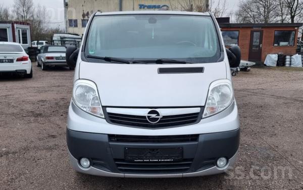 Grey Opel Vivaro 2009 in Riga, with an engine capacity of 2.50 L and mileage of 265 thousand km for 7250 €, photo 2 on AUTOMOTO.COM.LV