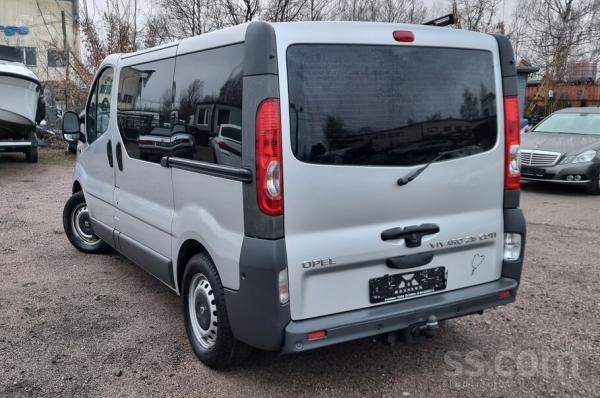 Grey Opel Vivaro 2009 in Riga, with an engine capacity of 2.50 L and mileage of 265 thousand km for 7250 €, photo 5 on AUTOMOTO.COM.LV