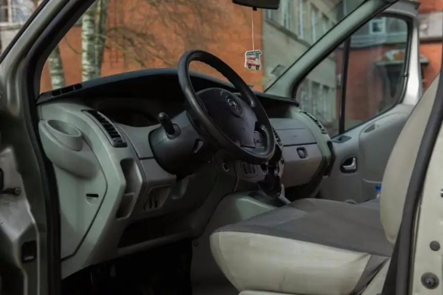 Pelēks Opel Vivaro 2009 Grobiņa, ar dzinēja tilpumu 2.00 L un nobraukumu 234 tūkst. km par 9450 €, foto 15 vietnē AUTOMOTO.COM.LV