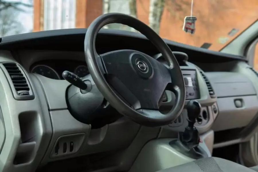 Pelēks Opel Vivaro 2009 Grobiņa, ar dzinēja tilpumu 2.00 L un nobraukumu 234 tūkst. km par 9450 €, foto 16 vietnē AUTOMOTO.COM.LV