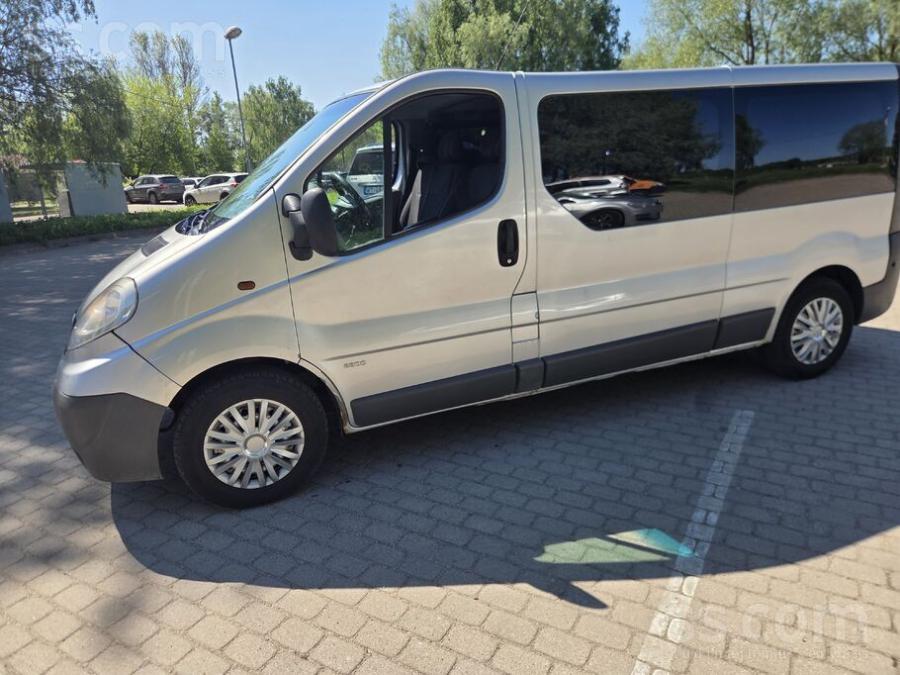 Grey Opel Vivaro 2009 in Riga, with an engine capacity of 2.50 L and mileage of 335 thousand km for 3500 €, photo 3 on AUTOMOTO.COM.LV