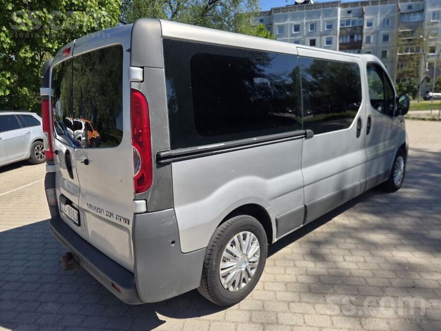 Grey Opel Vivaro 2009 in Riga, with an engine capacity of 2.50 L and mileage of 335 thousand km for 3500 €, photo 4 on AUTOMOTO.COM.LV