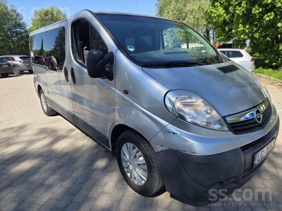 Grey Opel Vivaro 2009 in Riga, with an engine capacity of 2.50 L and mileage of 335 thousand km for 3500 €, photo 5 on AUTOMOTO.COM.LV
