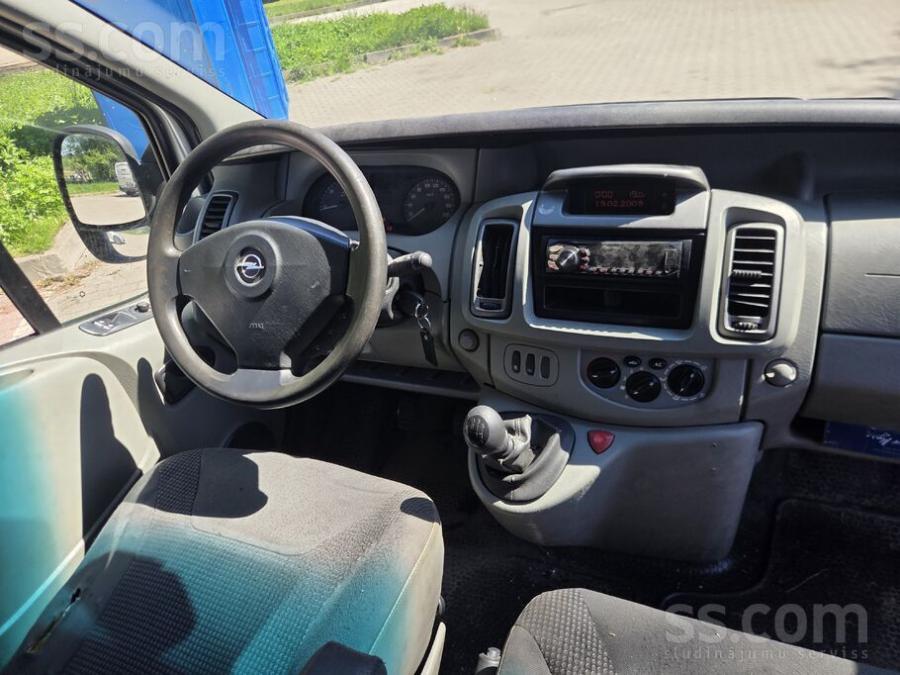 Grey Opel Vivaro 2009 in Riga, with an engine capacity of 2.50 L and mileage of 335 thousand km for 3500 €, photo 7 on AUTOMOTO.COM.LV