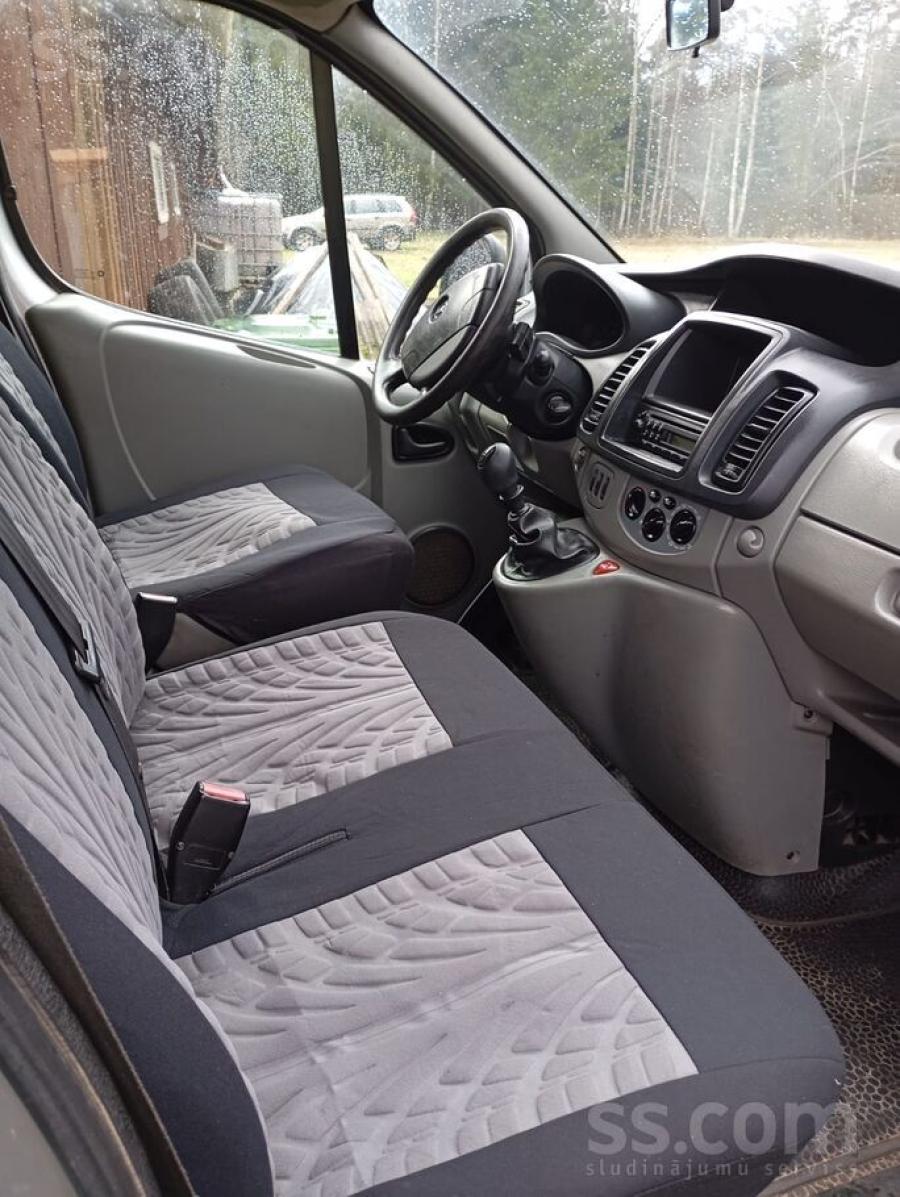 Pelēks Opel Vivaro 2010 Valka, ar dzinēja tilpumu 2.00 L un nobraukumu 209 tūkst. km par 4999 €, foto 5 vietnē AUTOMOTO.COM.LV