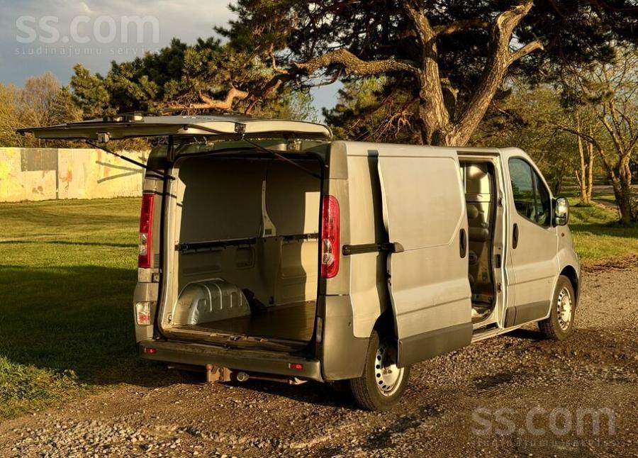 Grey Opel Vivaro 2010 in Liepaja, with an engine capacity of 2.00 L and mileage of 132 thousand km for 4950 €, photo 7 on AUTOMOTO.COM.LV