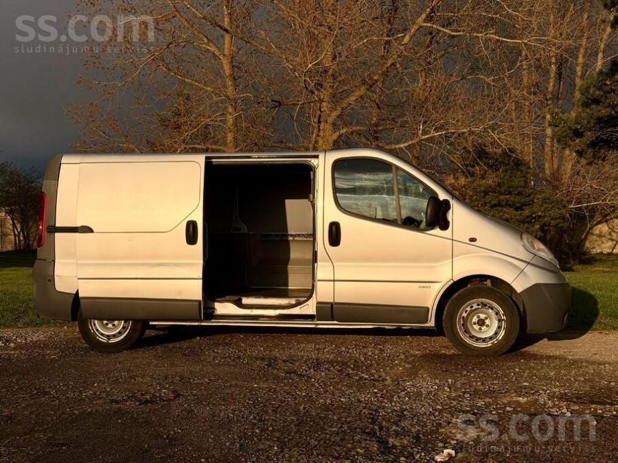 Grey Opel Vivaro 2010 in Liepaja, with an engine capacity of 2.00 L and mileage of 132 thousand km for 4950 €, photo 10 on AUTOMOTO.COM.LV