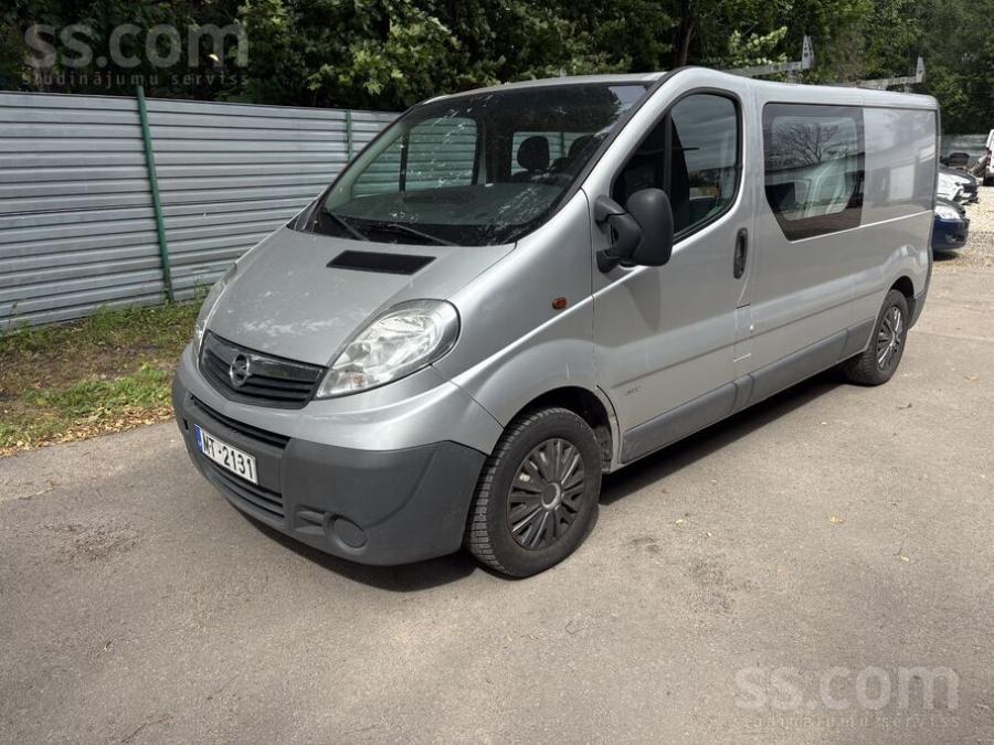 Grey Opel Vivaro 2010 in Riga, with an engine capacity of 2.00 L and mileage of 448 thousand km for 4800 €, photo 1 on AUTOMOTO.COM.LV