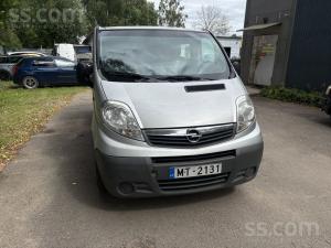 Grey Opel Vivaro 2010 in Riga, with an engine capacity of 2.00 L and mileage of 448 thousand km for 4800 €, photo 3 on AUTOMOTO.COM.LV