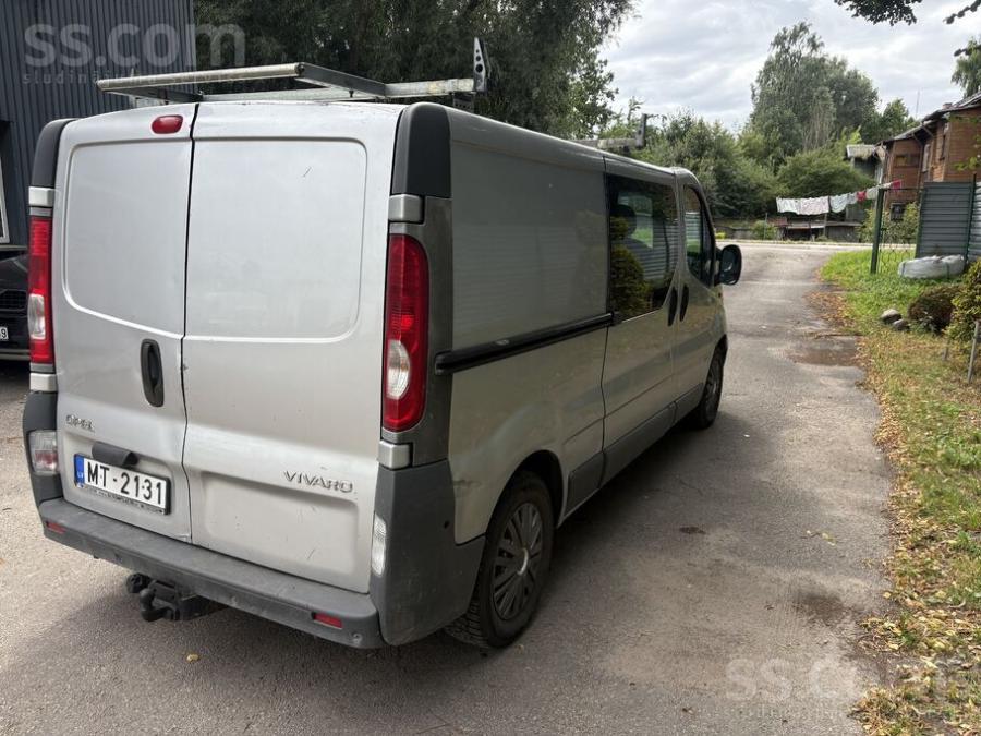 Grey Opel Vivaro 2010 in Riga, with an engine capacity of 2.00 L and mileage of 448 thousand km for 4800 €, photo 7 on AUTOMOTO.COM.LV
