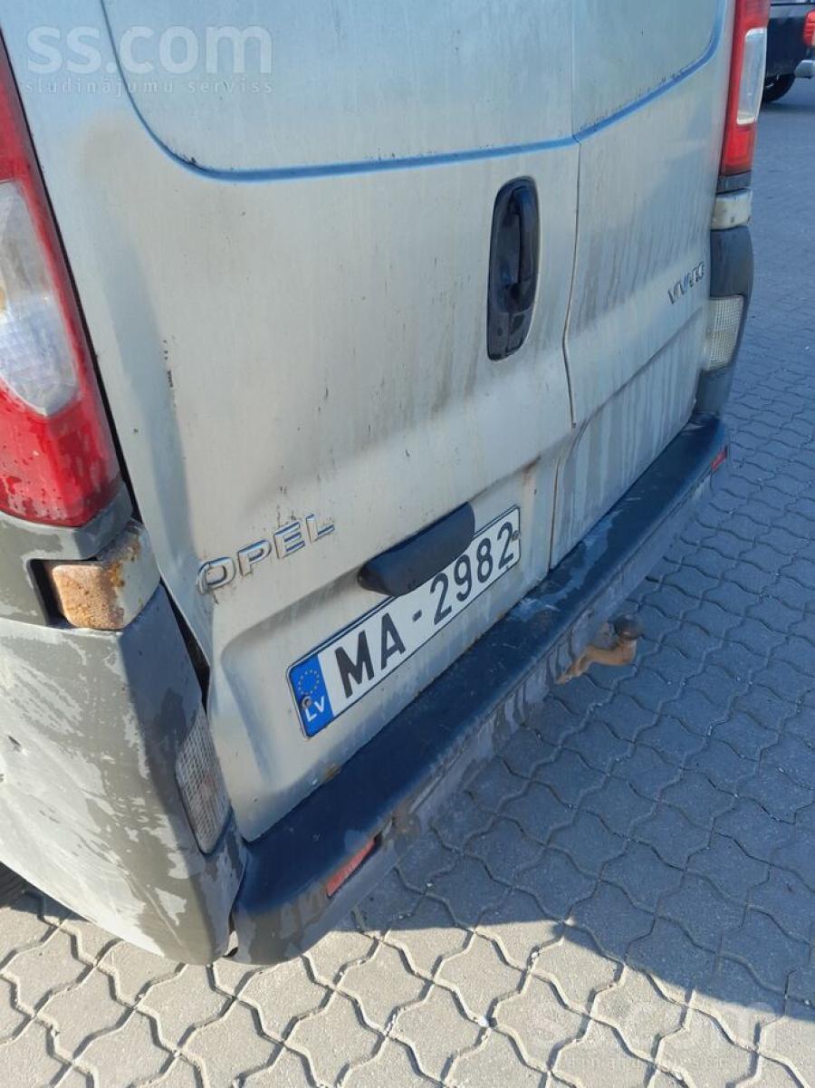 Grey Opel Vivaro 2010 in Talsi, with an engine capacity of 2.00 L and mileage of 550 thousand km for 2500 €, photo 7 on AUTOMOTO.COM.LV