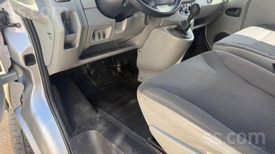 Pelēks Opel Vivaro 2010 Rēzekne, ar dzinēja tilpumu 2.50 L un nobraukumu 185 tūkst. km par 9500 €, foto 7 vietnē AUTOMOTO.COM.LV