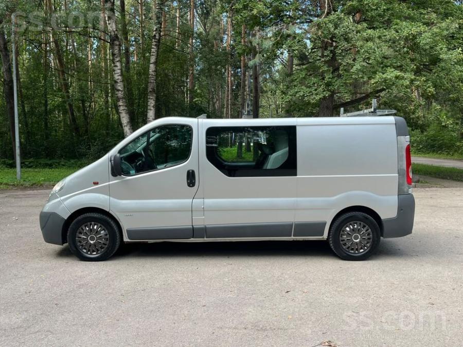 Grey Opel Vivaro 2010 in Riga, with an engine capacity of 2.00 L and mileage of 0 thousand km for 5490 €, photo 3 on AUTOMOTO.COM.LV