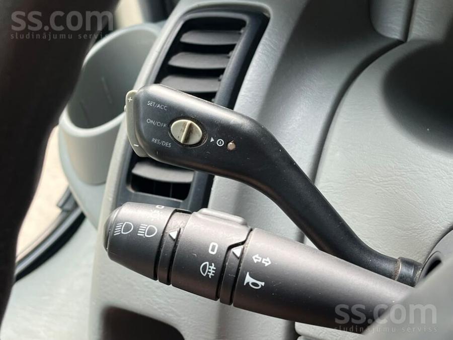 Grey Opel Vivaro 2010 in Riga, with an engine capacity of 2.00 L and mileage of 0 thousand km for 5490 €, photo 13 on AUTOMOTO.COM.LV