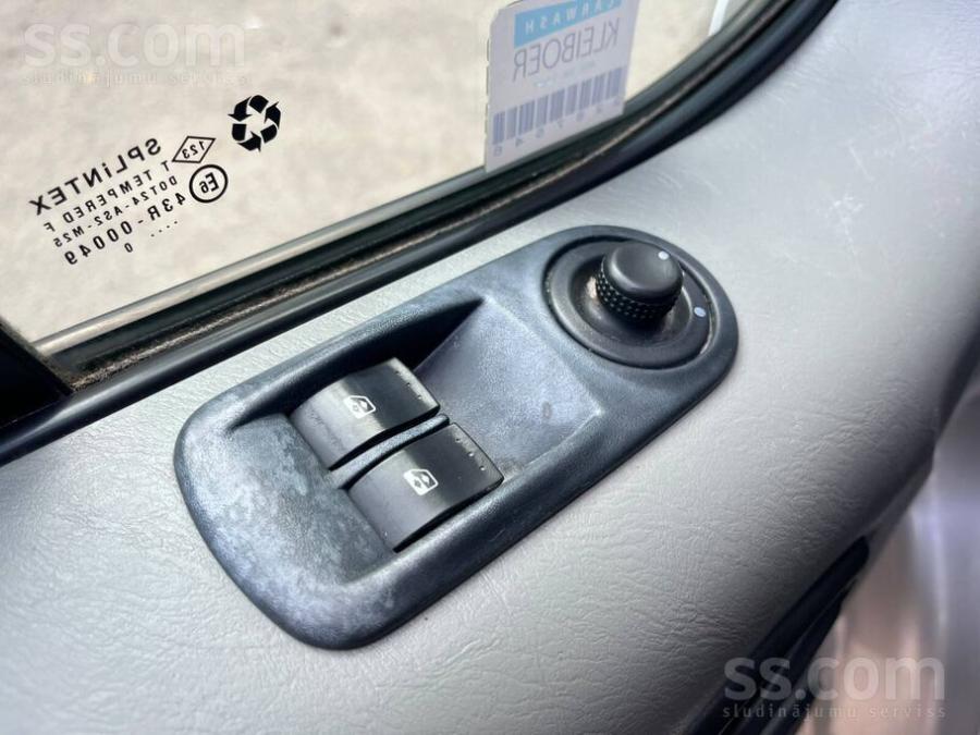 Grey Opel Vivaro 2010 in Riga, with an engine capacity of 2.00 L and mileage of 0 thousand km for 5490 €, photo 14 on AUTOMOTO.COM.LV