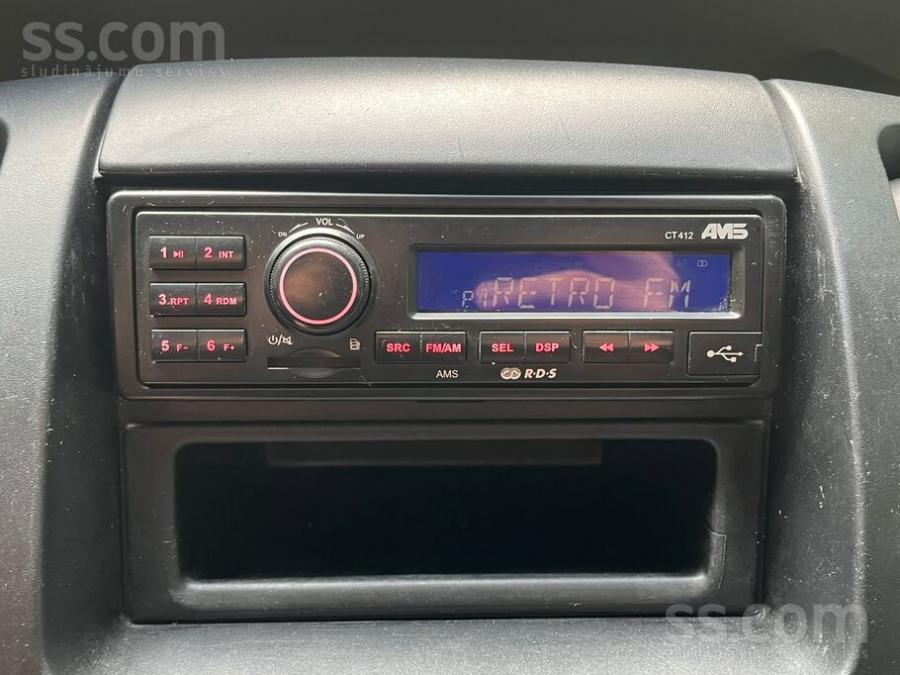 Grey Opel Vivaro 2010 in Riga, with an engine capacity of 2.00 L and mileage of 0 thousand km for 5490 €, photo 15 on AUTOMOTO.COM.LV