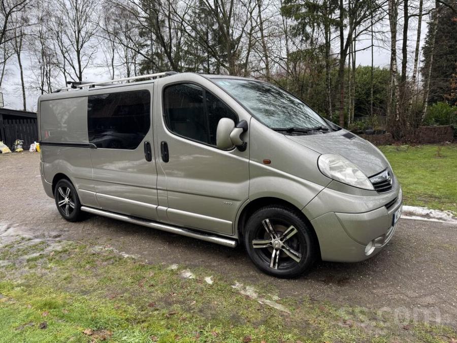 Pelēks Opel Vivaro 2011 Limbaži, ar dzinēja tilpumu 2.00 L un nobraukumu 214 tūkst. km par 8000 €, foto 1 vietnē AUTOMOTO.COM.LV