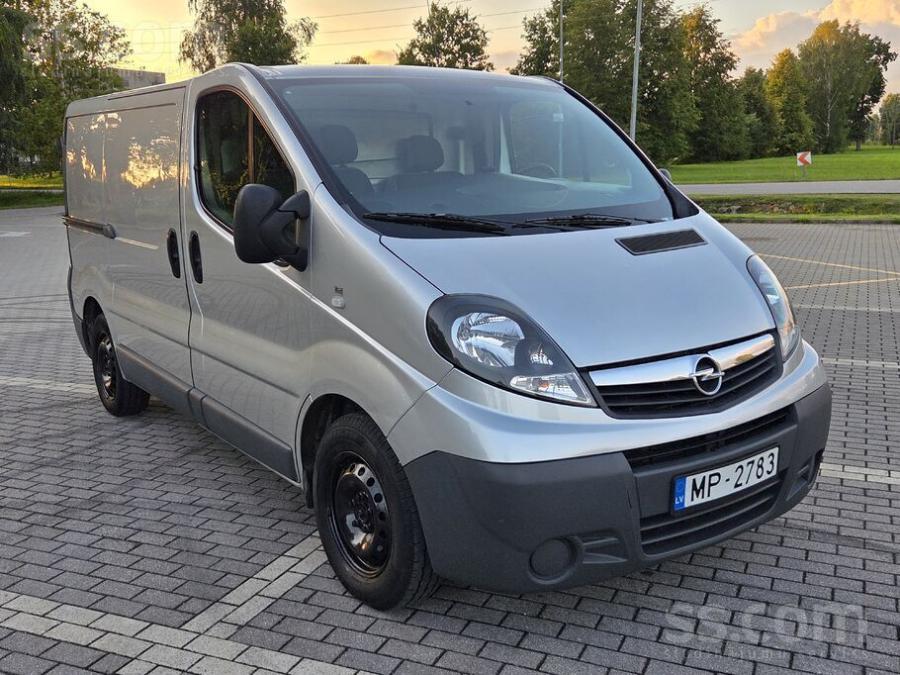 Pelēks Opel Vivaro 2011 Jelgava, ar dzinēja tilpumu 2.00 L un nobraukumu 343 tūkst. km par 3650 €, foto 3 vietnē AUTOMOTO.COM.LV