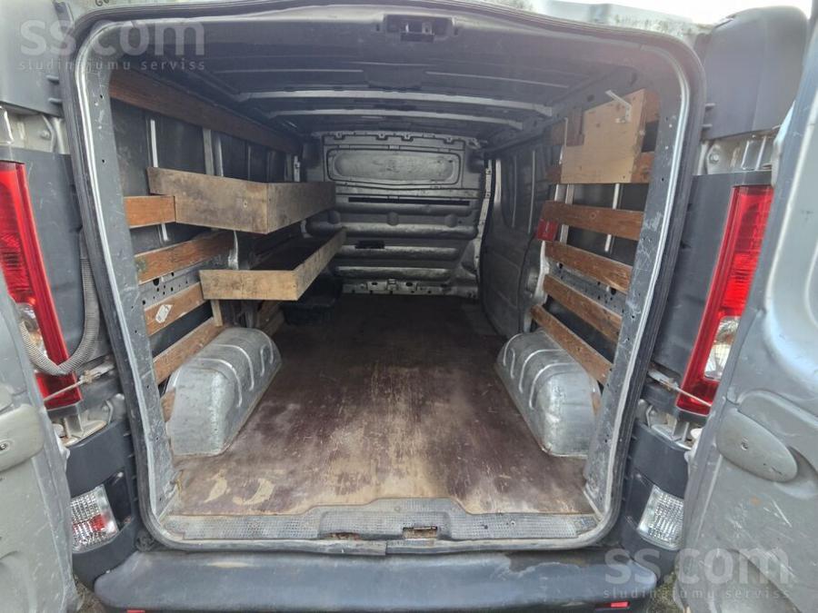 Pelēks Opel Vivaro 2011 Jelgava, ar dzinēja tilpumu 2.00 L un nobraukumu 343 tūkst. km par 3650 €, foto 13 vietnē AUTOMOTO.COM.LV