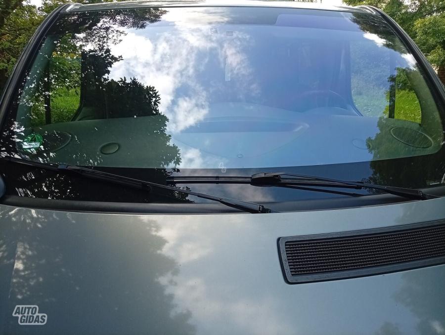 Grey Opel Vivaro 2011 in Vilnius, with an engine capacity of 2.00 L and mileage of 270 thousand km for 7999 €, photo 20 on AUTOMOTO.COM.LV