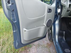 Grey Opel Vivaro 2011 in Vilnius, with an engine capacity of 2.00 L and mileage of 270 thousand km for 7999 €, photo 8 on AUTOMOTO.COM.LV